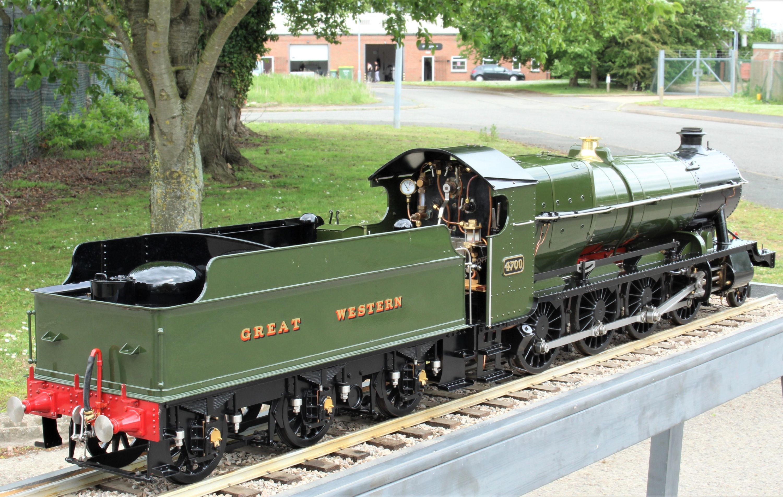 KENNIONS MODEL ENGINEERING SUPPLIES - Pictures